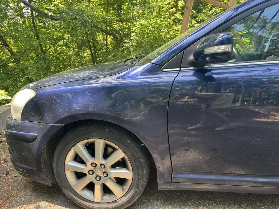 Zils Toyota Avensis 2008 Viļņa, ar dzinēja tilpumu 2.00 L un nobraukumu 350 tūkst. km par 1400 €, foto 4 vietnē AUTOMOTO.COM.LV
