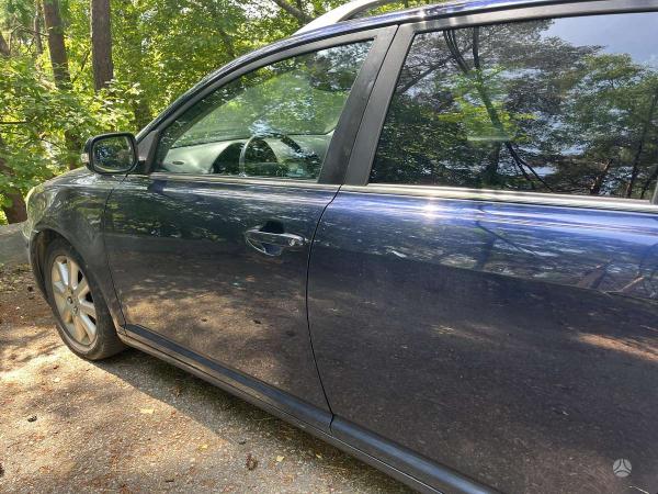 Blue Toyota Avensis 2008 in Vilnius, with an engine capacity of 2.00 L and mileage of 350 thousand km for 1400 €, photo 4 on AUTOMOTO.COM.LV