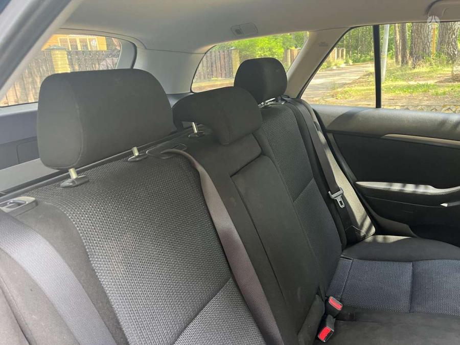 Zils Toyota Avensis 2008 Viļņa, ar dzinēja tilpumu 2.00 L un nobraukumu 350 tūkst. km par 1400 €, foto 6 vietnē AUTOMOTO.COM.LV