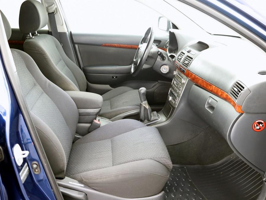 Zils Toyota Avensis 2005 Tallina, ar dzinēja tilpumu 2.00 L un nobraukumu 268 tūkst. km par 1599 €, foto 15 vietnē AUTOMOTO.COM.LV
