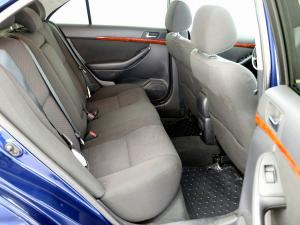 Zils Toyota Avensis 2005 Tallina, ar dzinēja tilpumu 2.00 L un nobraukumu 268 tūkst. km par 1599 €, foto 16 vietnē AUTOMOTO.COM.LV