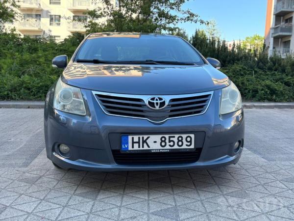 Blue Toyota Avensis 2010 in Riga, with an engine capacity of 2.00 L and mileage of 330 thousand km for 4600 €, photo 3 on AUTOMOTO.COM.LV