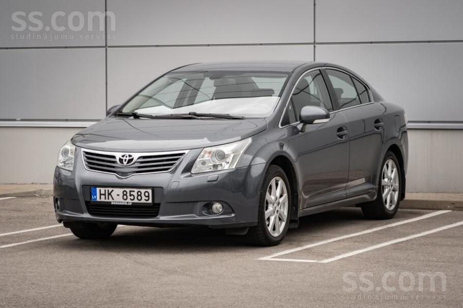 Blue Toyota Avensis 2010 in Riga, with an engine capacity of 2.00 L and mileage of 332 thousand km for 2995 €, photo 1 on AUTOMOTO.COM.LV