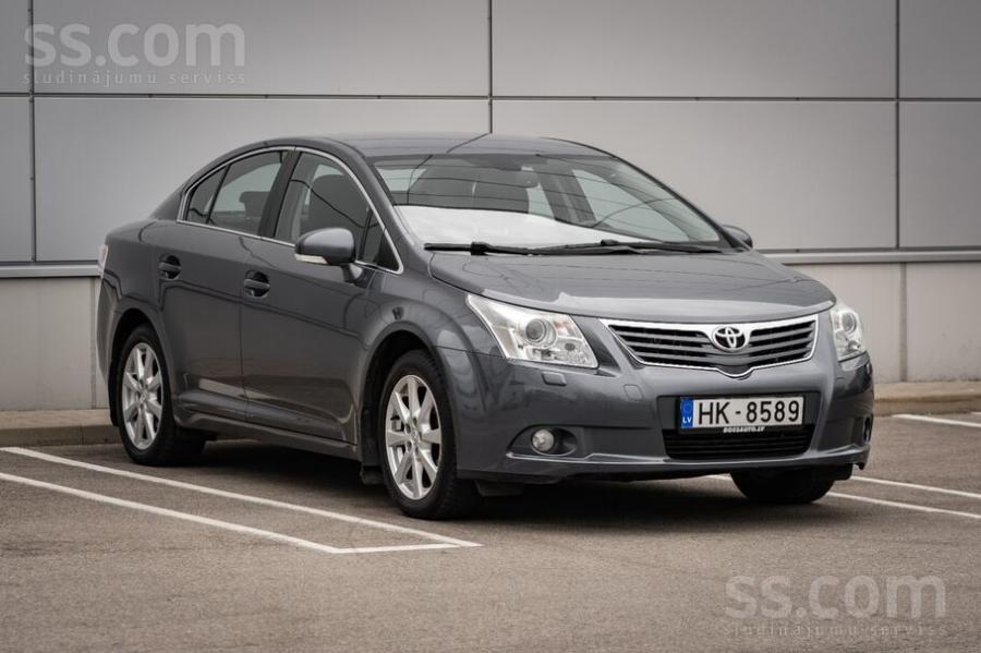 Blue Toyota Avensis 2010 in Riga, with an engine capacity of 2.00 L and mileage of 332 thousand km for 2995 €, photo 4 on AUTOMOTO.COM.LV