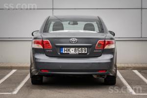 Blue Toyota Avensis 2010 in Riga, with an engine capacity of 2.00 L and mileage of 332 thousand km for 2995 €, photo 6 on AUTOMOTO.COM.LV