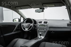 Blue Toyota Avensis 2010 in Riga, with an engine capacity of 2.00 L and mileage of 332 thousand km for 2995 €, photo 15 on AUTOMOTO.COM.LV