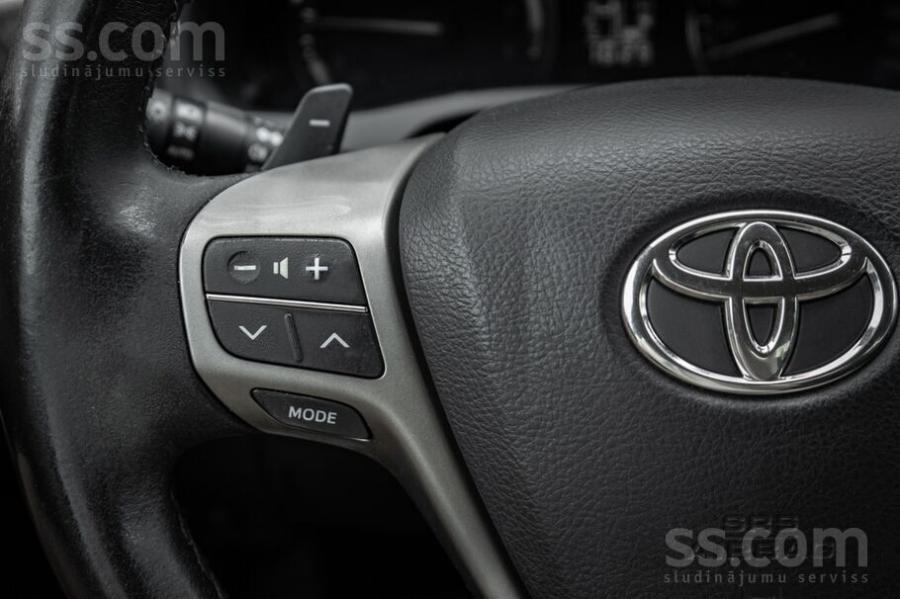 Blue Toyota Avensis 2010 in Riga, with an engine capacity of 2.00 L and mileage of 332 thousand km for 2995 €, photo 17 on AUTOMOTO.COM.LV