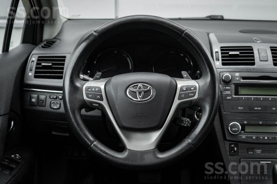 Blue Toyota Avensis 2010 in Riga, with an engine capacity of 2.00 L and mileage of 332 thousand km for 2995 €, photo 18 on AUTOMOTO.COM.LV