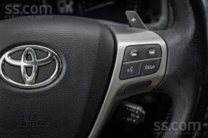 Blue Toyota Avensis 2010 in Riga, with an engine capacity of 2.00 L and mileage of 332 thousand km for 2995 €, photo 19 on AUTOMOTO.COM.LV