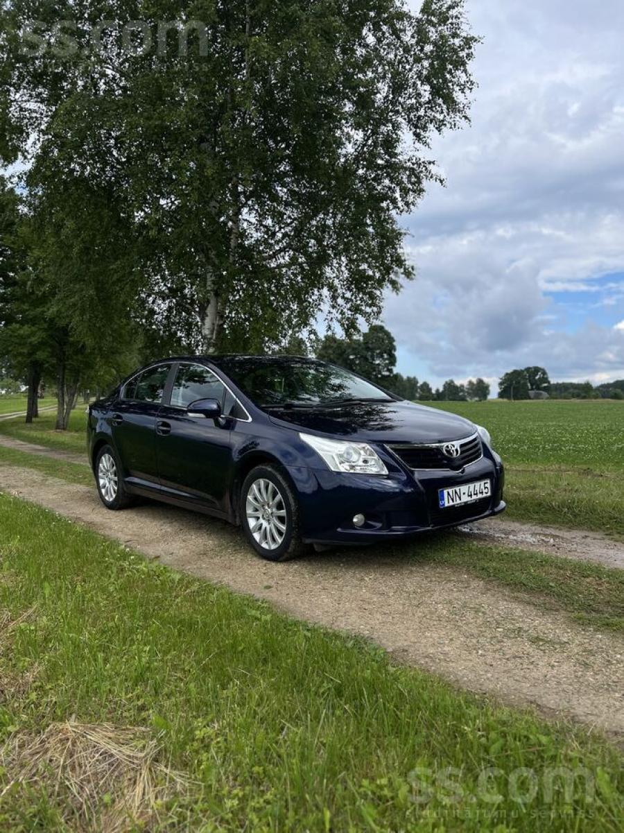 Blue Toyota Avensis 2011 in Valmiera, with an engine capacity of 2.20 L and mileage of 237 thousand km for 4250 €, photo 1 on AUTOMOTO.COM.LV