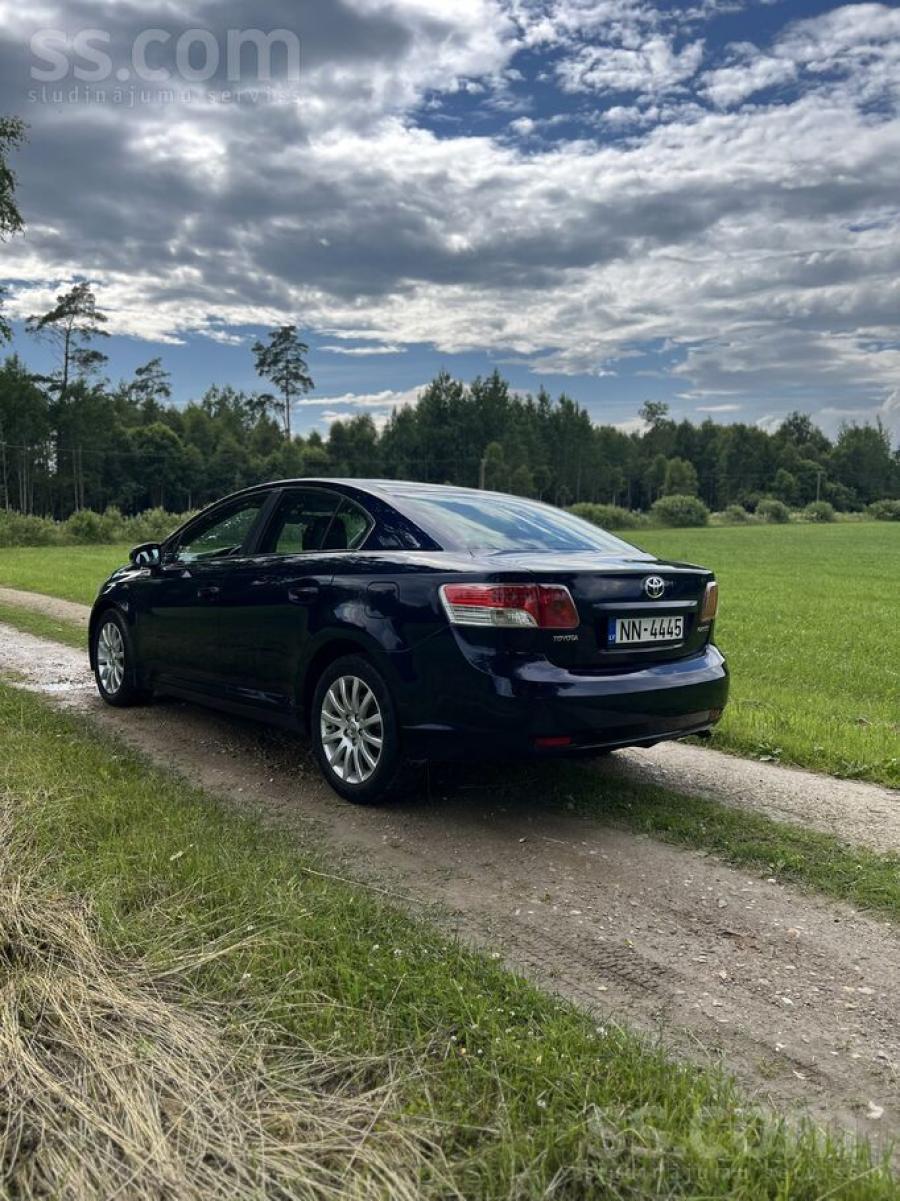 Blue Toyota Avensis 2011 in Valmiera, with an engine capacity of 2.20 L and mileage of 237 thousand km for 4250 €, photo 4 on AUTOMOTO.COM.LV