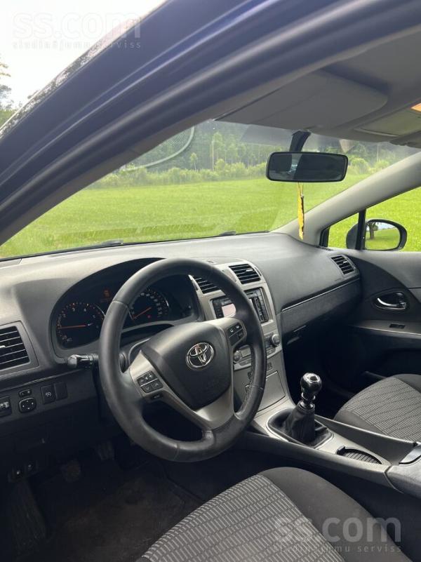 Zils Toyota Avensis 2011 Valmiera, ar dzinēja tilpumu 2.20 L un nobraukumu 237 tūkst. km par 4250 €, foto 7 vietnē AUTOMOTO.COM.LV
