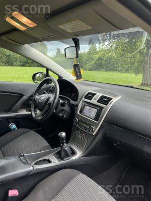 Blue Toyota Avensis 2011 in Valmiera, with an engine capacity of 2.20 L and mileage of 237 thousand km for 4250 €, photo 9 on AUTOMOTO.COM.LV