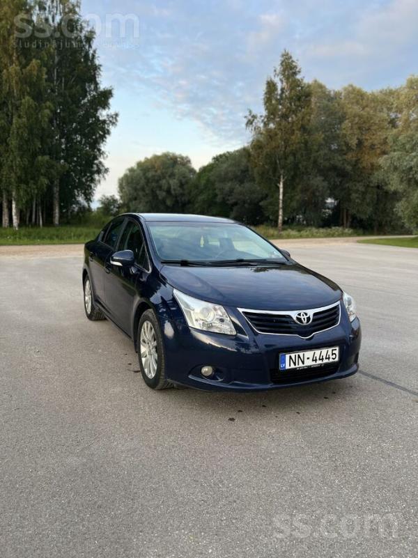 Blue Toyota Avensis 2011 in Valmiera, with an engine capacity of 2.20 L and mileage of 238 thousand km for 4000 €, photo 1 on AUTOMOTO.COM.LV