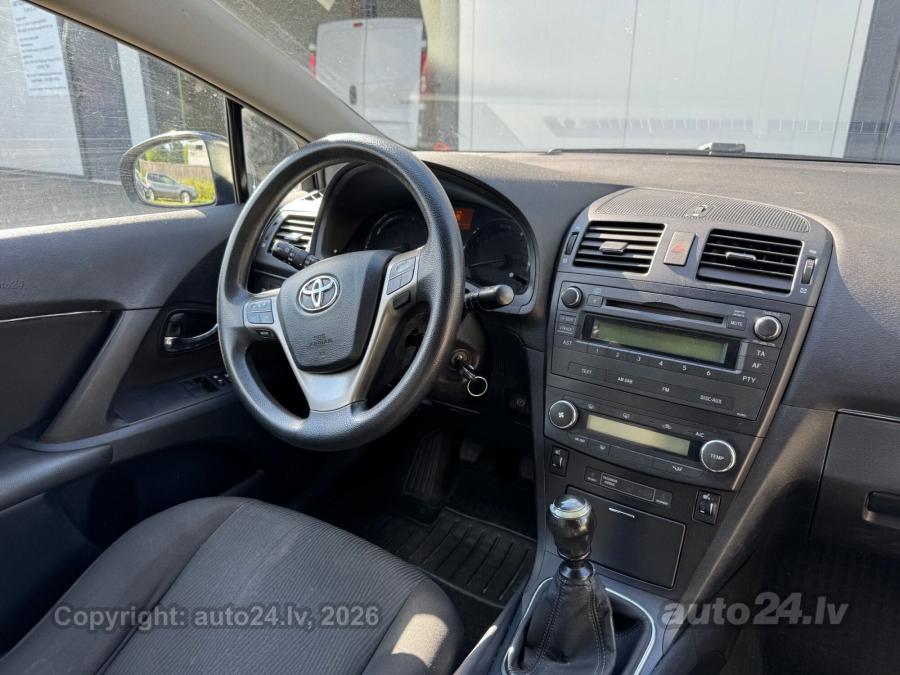 Синий Тойота Авенсис 2011 в Выру, объемом двигателя 1.80 л и пробегом 171 тыс. км за 2999 €, фото 4 на AUTOMOTO.COM.LV