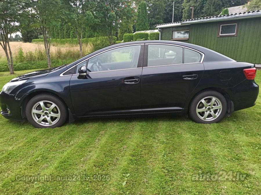 Синий Тойота Авенсис 2012 в Таллин, объемом двигателя 1.80 л и пробегом 99 тыс. км за 8000 €, фото 4 на AUTOMOTO.COM.LV