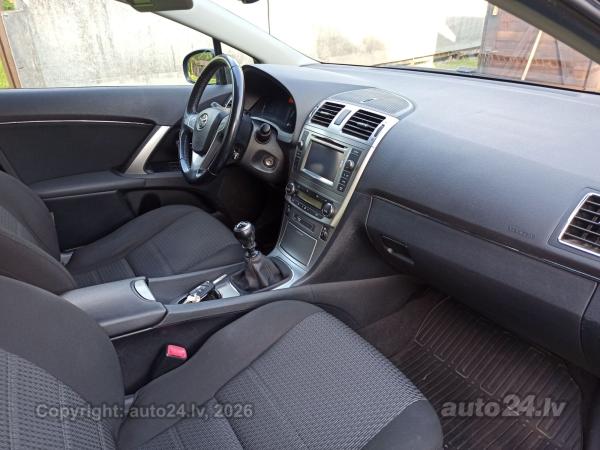 Zils Toyota Avensis 2012 Tallina, ar dzinēja tilpumu 1.80 L un nobraukumu 99 tūkst. km par 8000 €, foto 5 vietnē AUTOMOTO.COM.LV