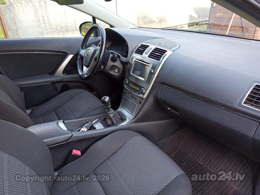 Синий Тойота Авенсис 2012 в Таллин, объемом двигателя 1.80 л и пробегом 99 тыс. км за 8000 €, фото 6 на AUTOMOTO.COM.LV