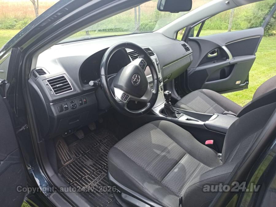 Синий Тойота Авенсис 2012 в Таллин, объемом двигателя 1.80 л и пробегом 99 тыс. км за 8000 €, фото 8 на AUTOMOTO.COM.LV