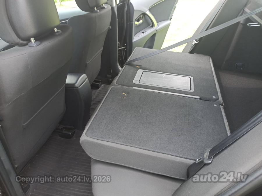 Синий Тойота Авенсис 2012 в Таллин, объемом двигателя 1.80 л и пробегом 99 тыс. км за 8000 €, фото 11 на AUTOMOTO.COM.LV