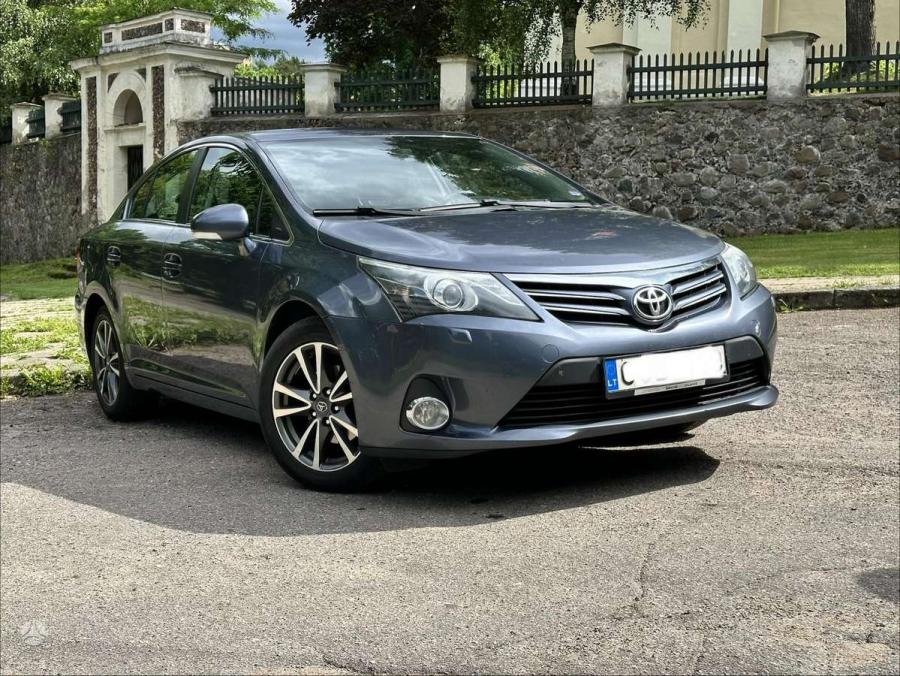 Blue Toyota Avensis 2013 in Vilnius, with an engine capacity of 1.80 L and mileage of 240 thousand km for 7200 €, photo 1 on AUTOMOTO.COM.LV
