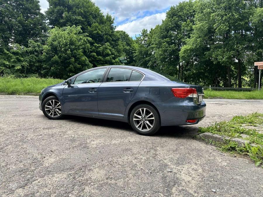 Blue Toyota Avensis 2013 in Vilnius, with an engine capacity of 1.80 L and mileage of 240 thousand km for 7200 €, photo 4 on AUTOMOTO.COM.LV