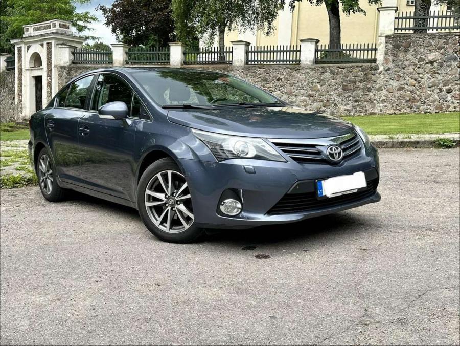 Blue Toyota Avensis 2013 in Vilnius, with an engine capacity of 1.80 L and mileage of 240 thousand km for 7200 €, photo 6 on AUTOMOTO.COM.LV