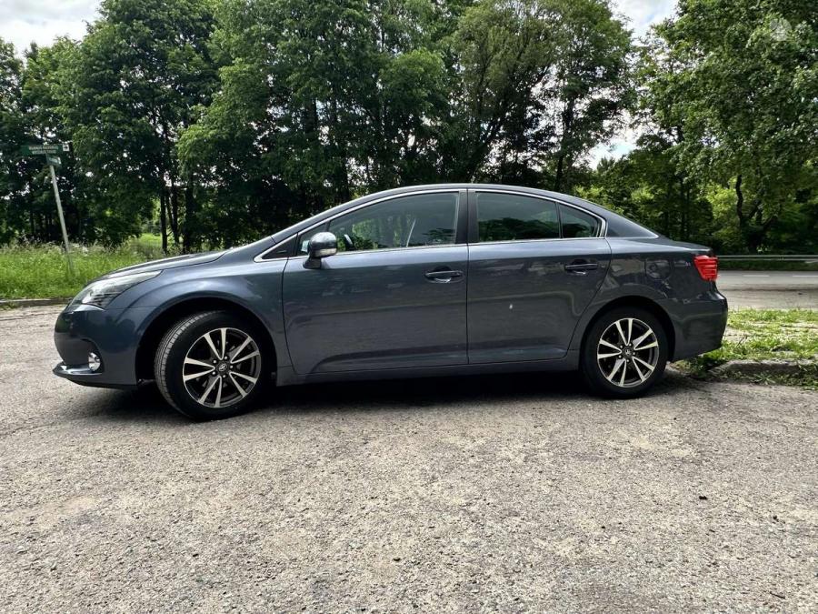 Blue Toyota Avensis 2013 in Vilnius, with an engine capacity of 1.80 L and mileage of 240 thousand km for 7200 €, photo 7 on AUTOMOTO.COM.LV