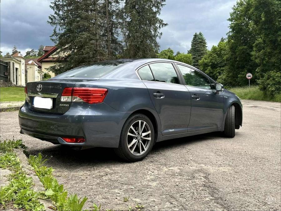 Blue Toyota Avensis 2013 in Vilnius, with an engine capacity of 1.80 L and mileage of 240 thousand km for 7200 €, photo 15 on AUTOMOTO.COM.LV