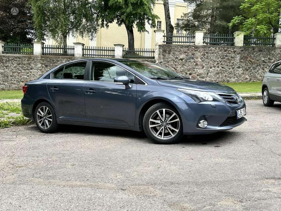 Blue Toyota Avensis 2013 in Vilnius, with an engine capacity of 1.80 L and mileage of 240 thousand km for 7200 €, photo 16 on AUTOMOTO.COM.LV