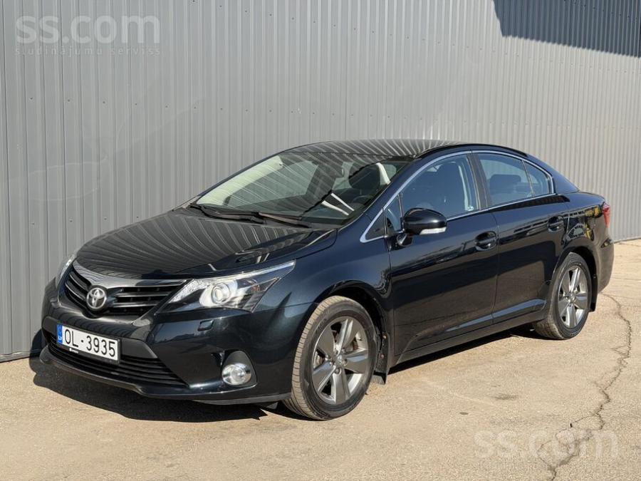 Blue Toyota Avensis 2015 in Riga, with an engine capacity of 1.80 L and mileage of 163 thousand km for 8470 €, photo 2 on AUTOMOTO.COM.LV