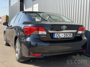 Blue Toyota Avensis 2015 in Riga, with an engine capacity of 1.80 L and mileage of 163 thousand km for 8470 €, photo 5 on AUTOMOTO.COM.LV