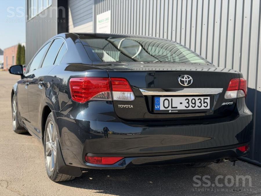 Blue Toyota Avensis 2015 in Riga, with an engine capacity of 1.80 L and mileage of 163 thousand km for 8470 €, photo 5 on AUTOMOTO.COM.LV