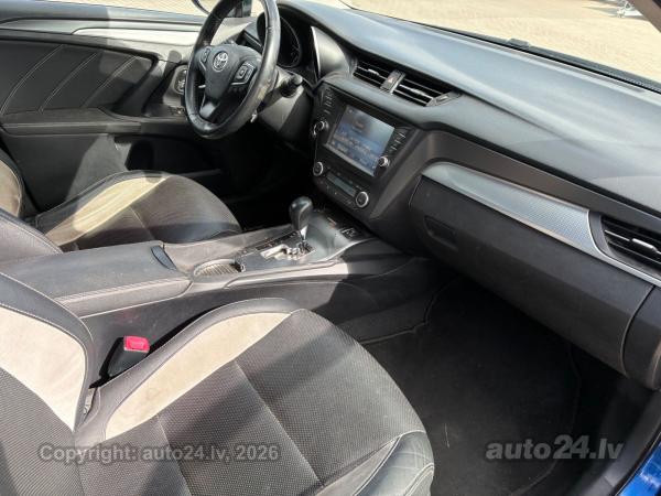 Синий Тойота Авенсис 2015 в Пярну, объемом двигателя 1.80 л и пробегом 212 тыс. км за 9400 €, фото 3 на AUTOMOTO.COM.LV