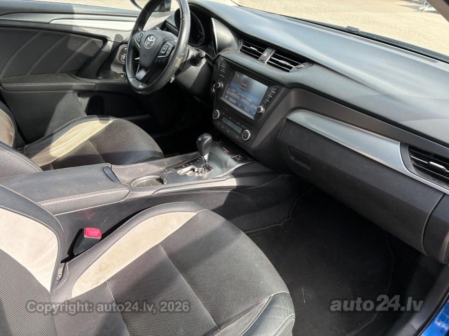 Zils Toyota Avensis 2015 Pērnava, ar dzinēja tilpumu 1.80 L un nobraukumu 212 tūkst. km par 9400 €, foto 4 vietnē AUTOMOTO.COM.LV