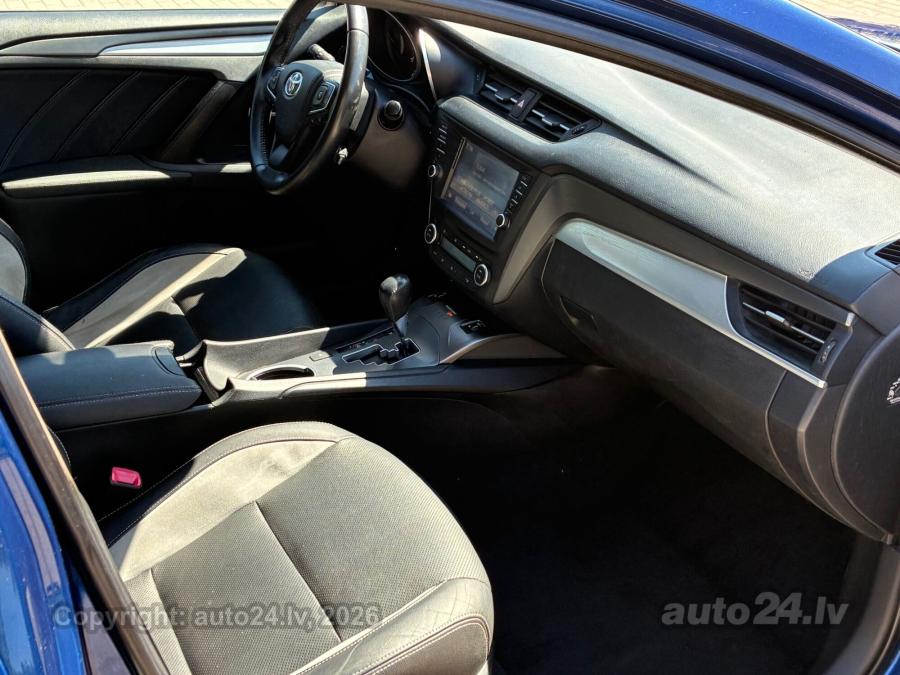 Zils Toyota Avensis 2015 Pērnava, ar dzinēja tilpumu 1.80 L un nobraukumu 212 tūkst. km par 8850 €, foto 4 vietnē AUTOMOTO.COM.LV