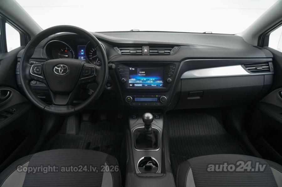 Zils Toyota Avensis 2015 Tallina, ar dzinēja tilpumu 1.60 L un nobraukumu 138 tūkst. km par 10990 €, foto 9 vietnē AUTOMOTO.COM.LV