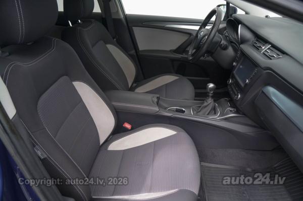 Blue Toyota Avensis 2015 in Tallinn, with an engine capacity of 1.60 L and mileage of 138 thousand km for 10990 €, photo 9 on AUTOMOTO.COM.LV