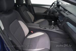 Zils Toyota Avensis 2015 Tallina, ar dzinēja tilpumu 1.60 L un nobraukumu 138 tūkst. km par 10990 €, foto 10 vietnē AUTOMOTO.COM.LV