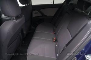 Zils Toyota Avensis 2015 Tallina, ar dzinēja tilpumu 1.60 L un nobraukumu 138 tūkst. km par 10990 €, foto 11 vietnē AUTOMOTO.COM.LV