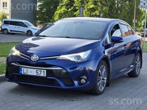 Zils Toyota Avensis 2015 Rīga, ar dzinēja tilpumu 2.00 L un nobraukumu 194 tūkst. km par 6990 €, foto  vietnē AUTOMOTO.COM.LV