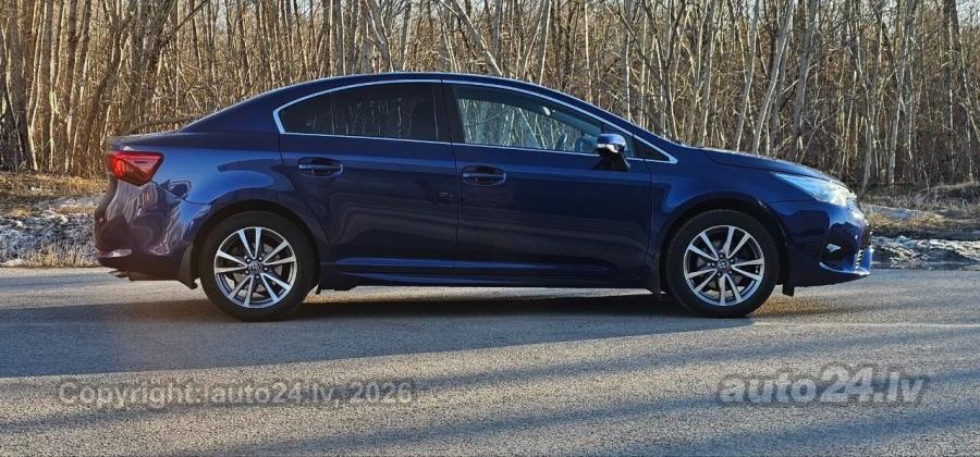 Zils Toyota Avensis 2016 Tallina, ar dzinēja tilpumu 1.80 L un nobraukumu 146 tūkst. km par 11500 €, foto 7 vietnē AUTOMOTO.COM.LV