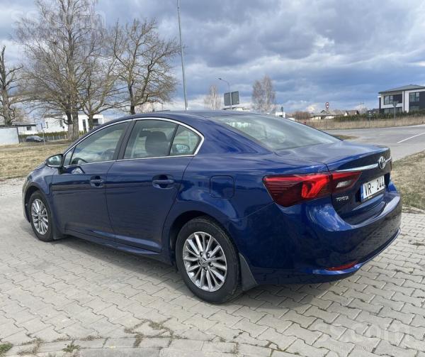Blue Toyota Avensis 2016 in Riga, with an engine capacity of 1.80 L and mileage of 155 thousand km for 9800 €, photo 4 on AUTOMOTO.COM.LV