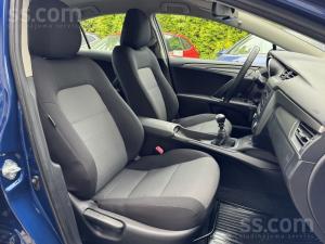 Zils Toyota Avensis 2017 Rīga, ar dzinēja tilpumu 1.60 L un nobraukumu 118 tūkst. km par 9600 €, foto 9 vietnē AUTOMOTO.COM.LV