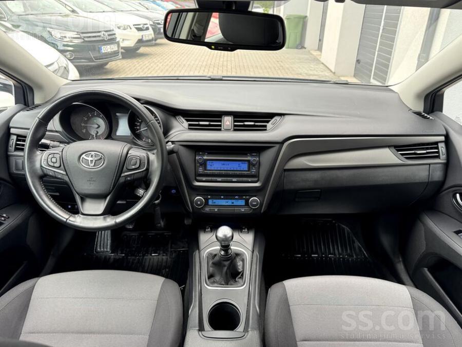 Zils Toyota Avensis 2017 Rīga, ar dzinēja tilpumu 1.60 L un nobraukumu 118 tūkst. km par 9600 €, foto 13 vietnē AUTOMOTO.COM.LV