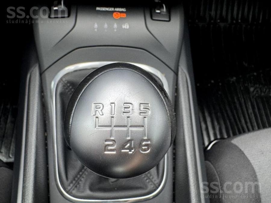 Zils Toyota Avensis 2017 Rīga, ar dzinēja tilpumu 1.60 L un nobraukumu 118 tūkst. km par 9600 €, foto 20 vietnē AUTOMOTO.COM.LV