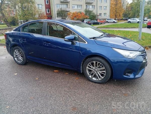 Blue Toyota Avensis 2017 in Daugavpils, with an engine capacity of 1.60 L and mileage of 218 thousand km for 8970 €, photo 6 on AUTOMOTO.COM.LV