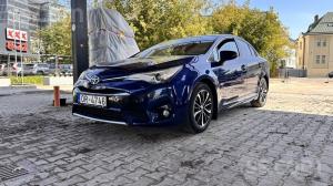 Blue Toyota Avensis 2018 in Riga, with an engine capacity of 1.80 L and mileage of 122 thousand km for 12750 €, photo  on AUTOMOTO.COM.LV