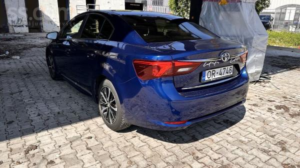 Blue Toyota Avensis 2018 in Riga, with an engine capacity of 1.80 L and mileage of 122 thousand km for 12750 €, photo 4 on AUTOMOTO.COM.LV