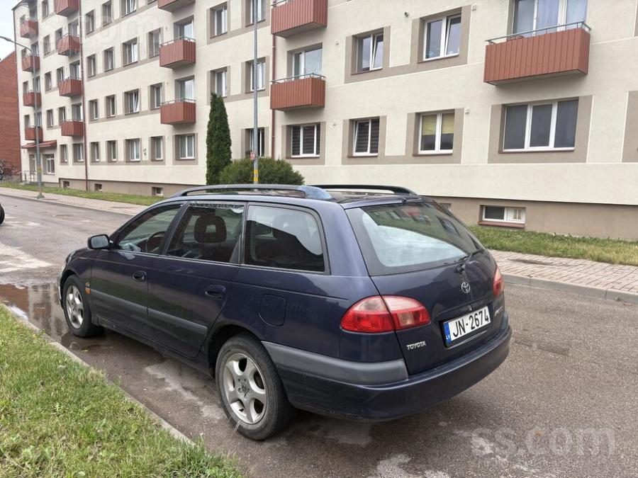 Синий Тойота Авенсис 2001 в Лиепая, объемом двигателя 2.00 л и пробегом 306 тыс. км за 850 €, фото 4 на AUTOMOTO.COM.LV